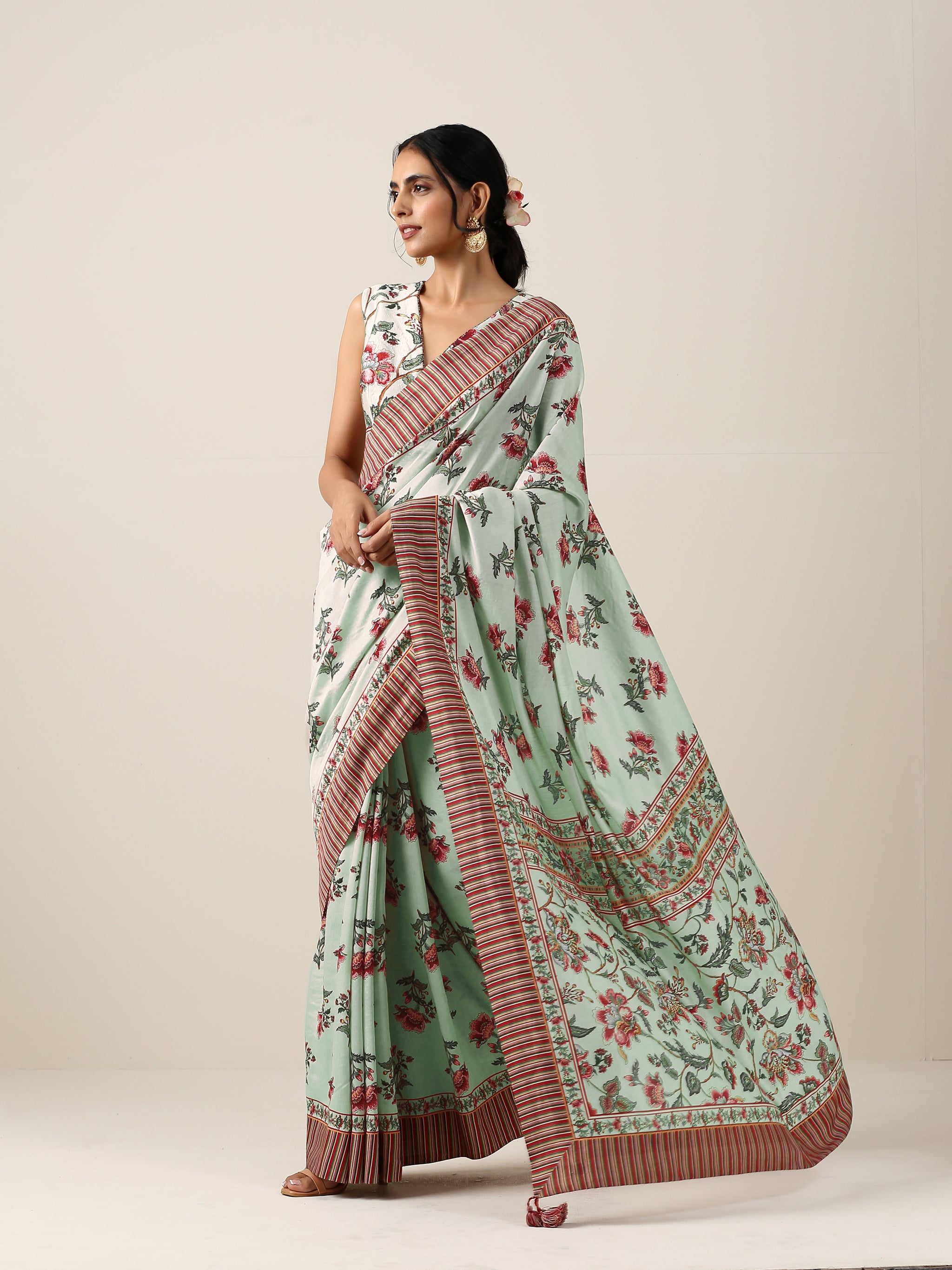 Shop Harita Suman Big Boota Saree Set Online | Samvrih